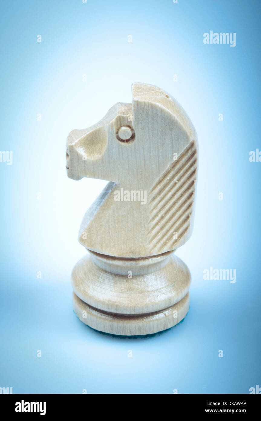White knight chess piece hi-res stock photography and images - Alamy