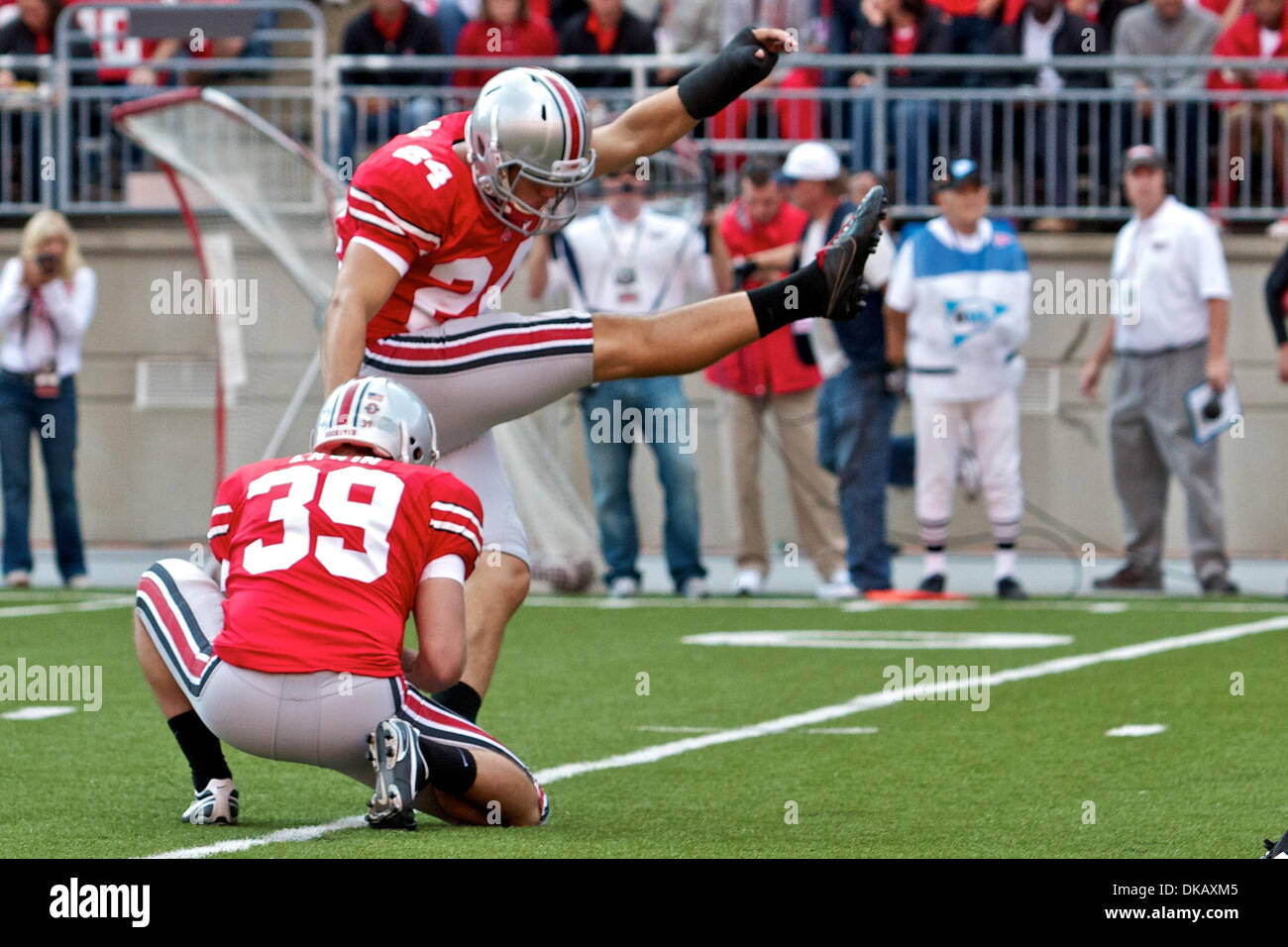 Sept. 24, 2011 - Columbus, Ohio, U.S - Ohio State Buckeyes kicker Drew ...