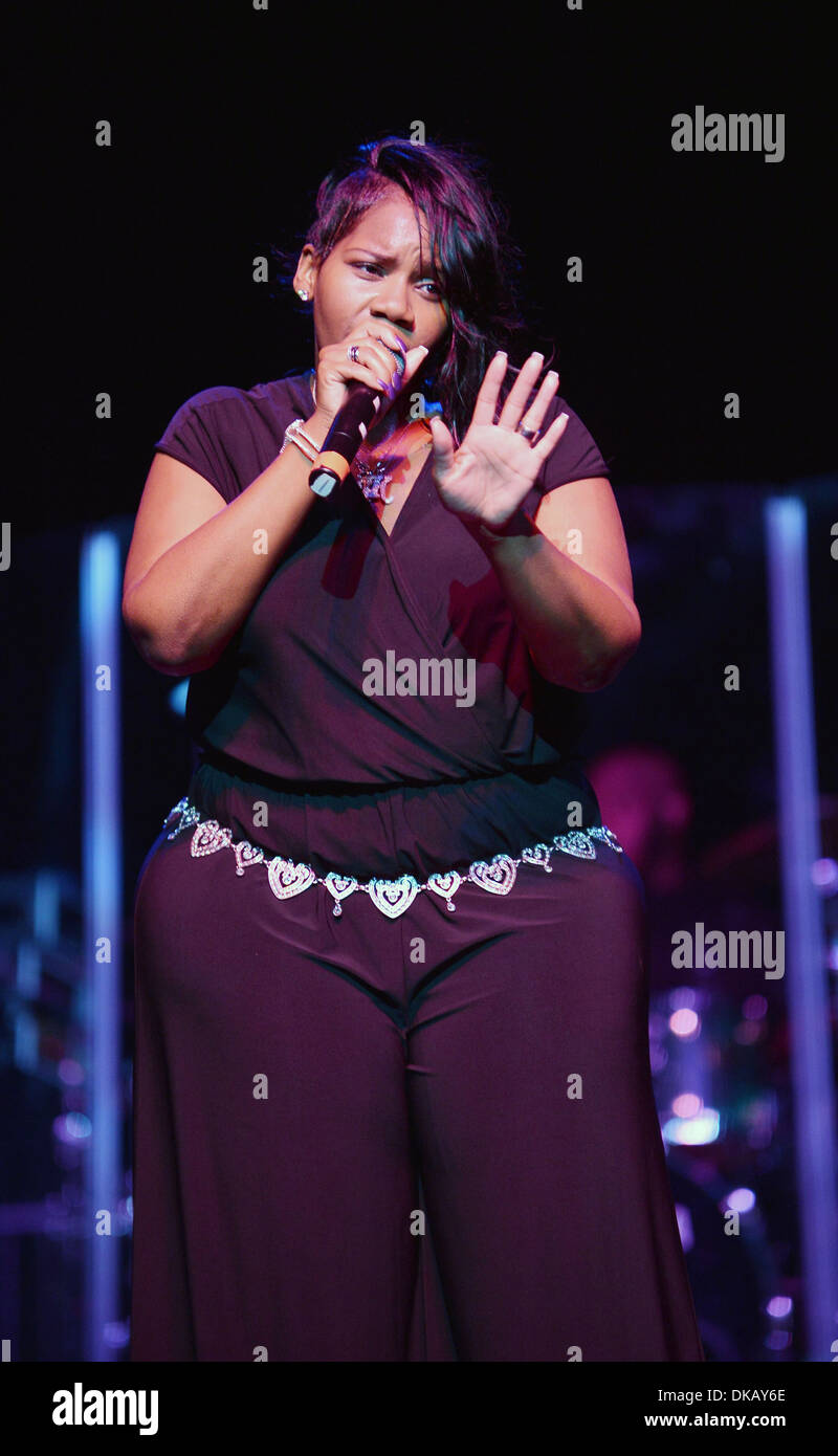Kelly Price ever R&B Concert series held at BankUnited Center Coral ...