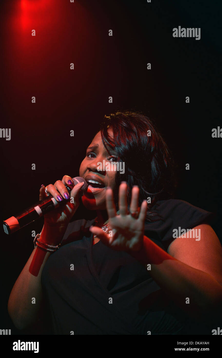 Kelly Price ever R&B Concert series held at BankUnited Center Coral ...
