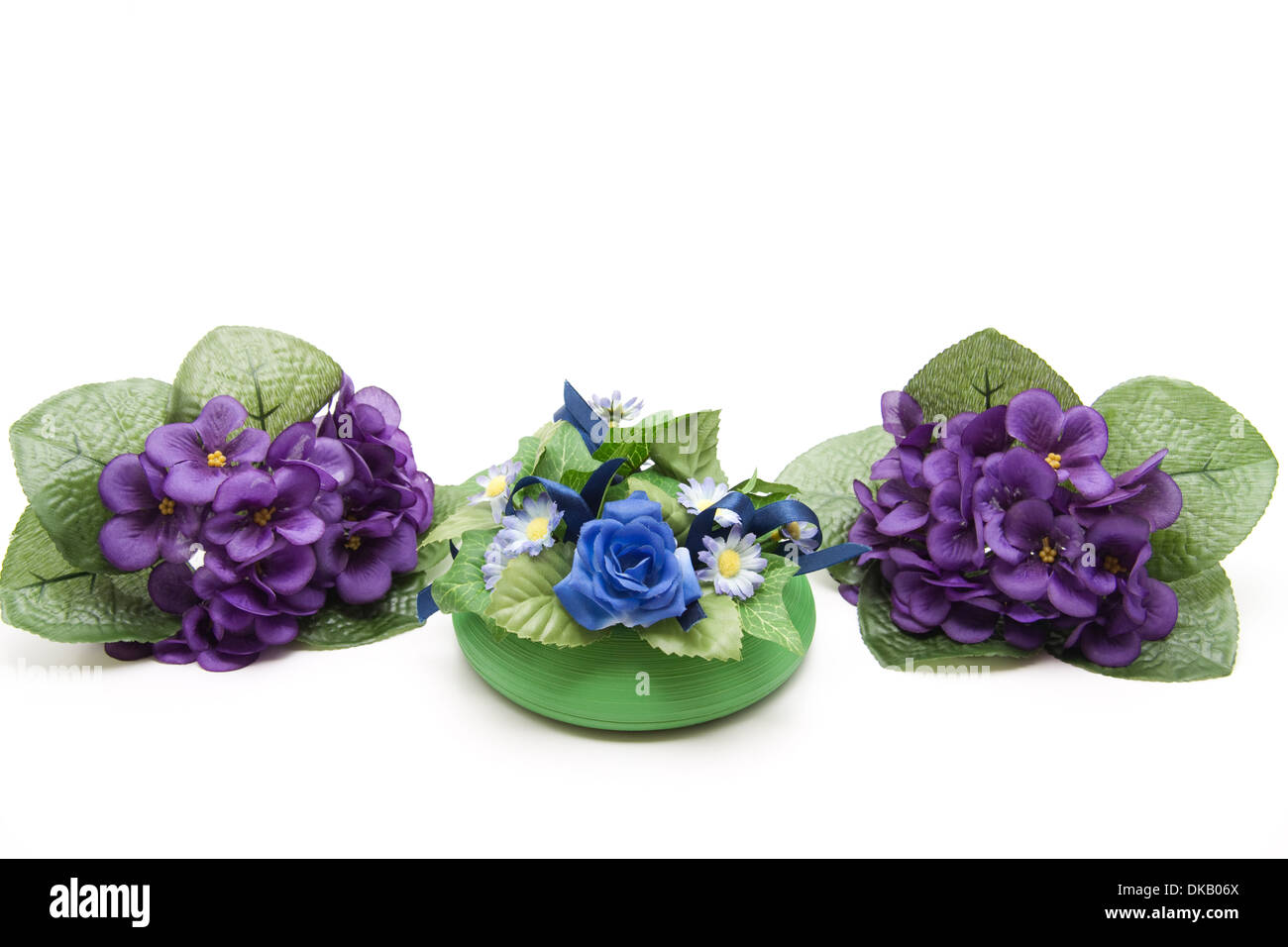 Rose flower arrangement with violet Stock Photo - Alamy