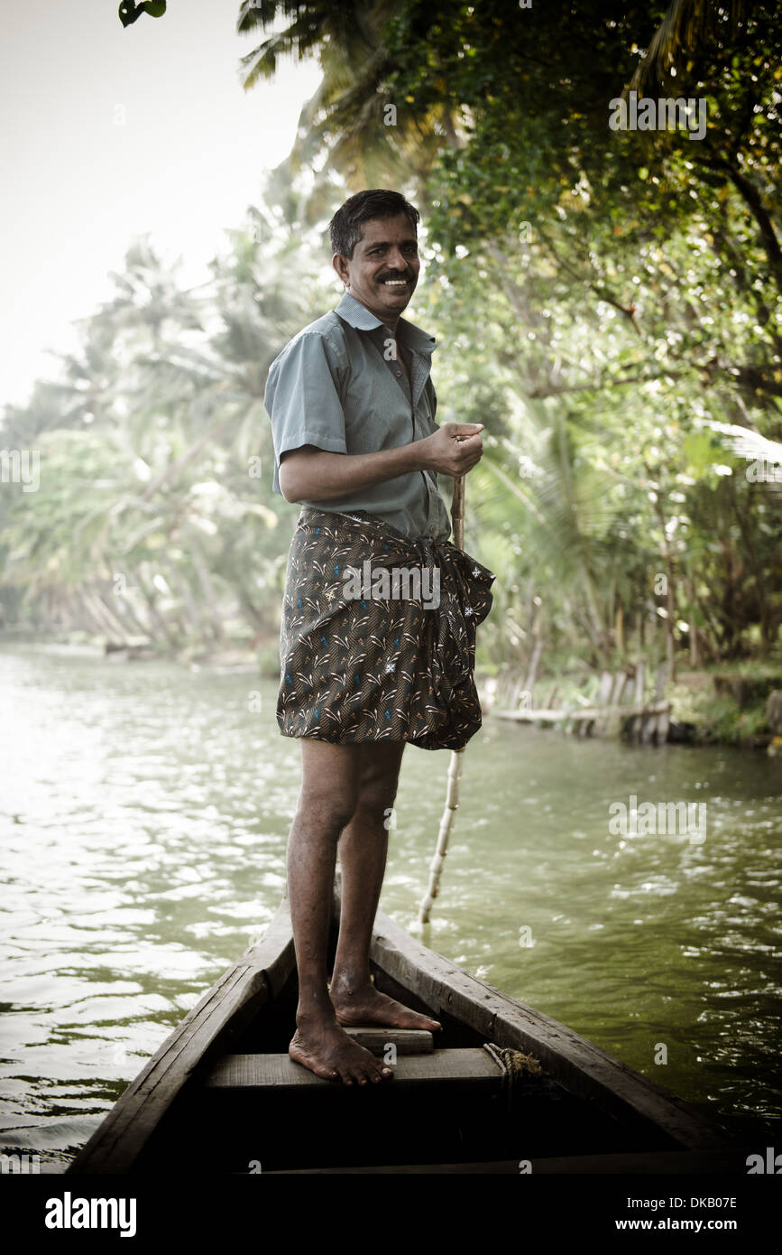 Boatman, Munroe Island. Ashtamudi lake, Kollam, India Stock Photo - Alamy