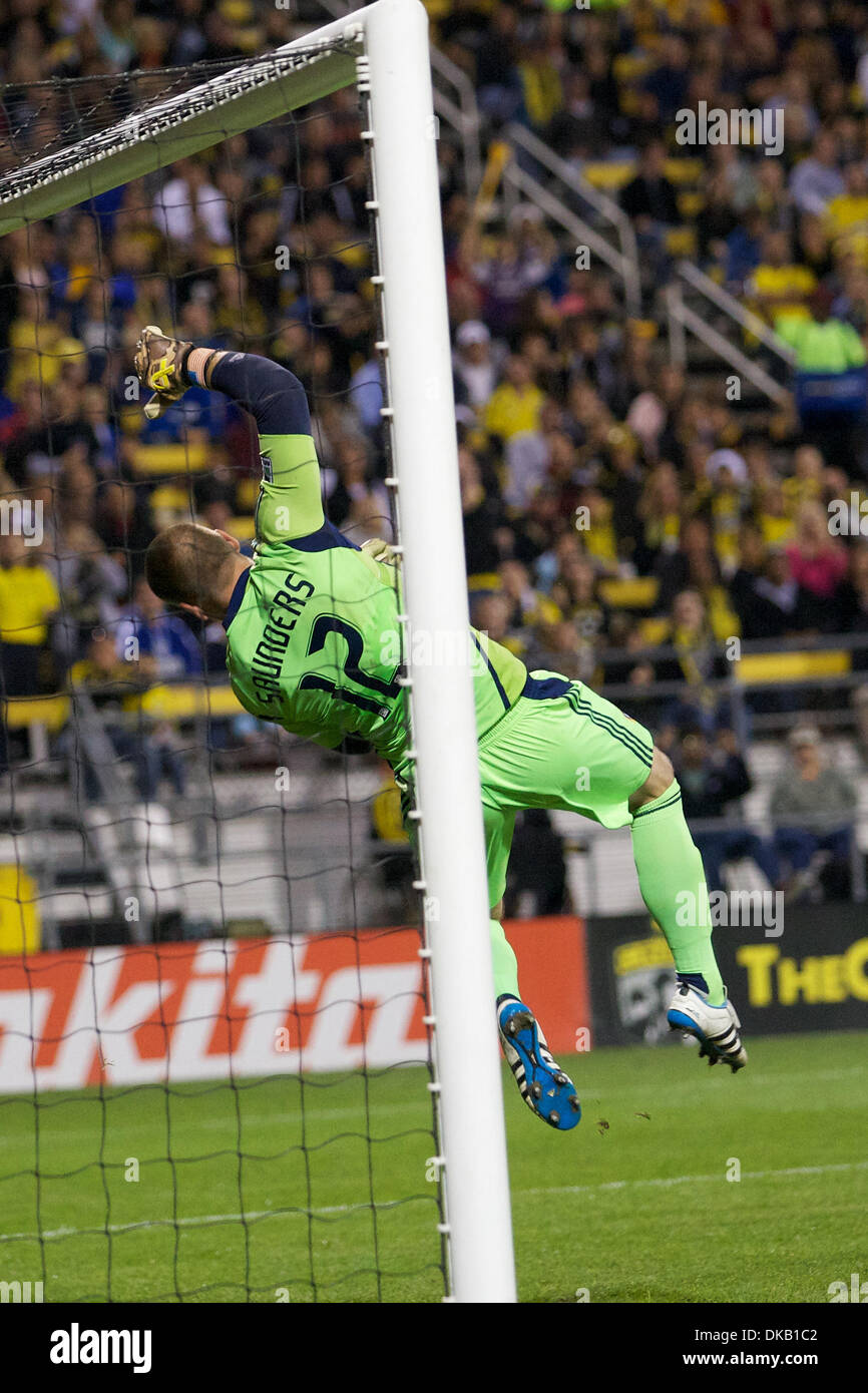 Sept. 24, 2011 - Columbus, Ohio, U.S - Los Angeles Galaxy goalkeeper ...