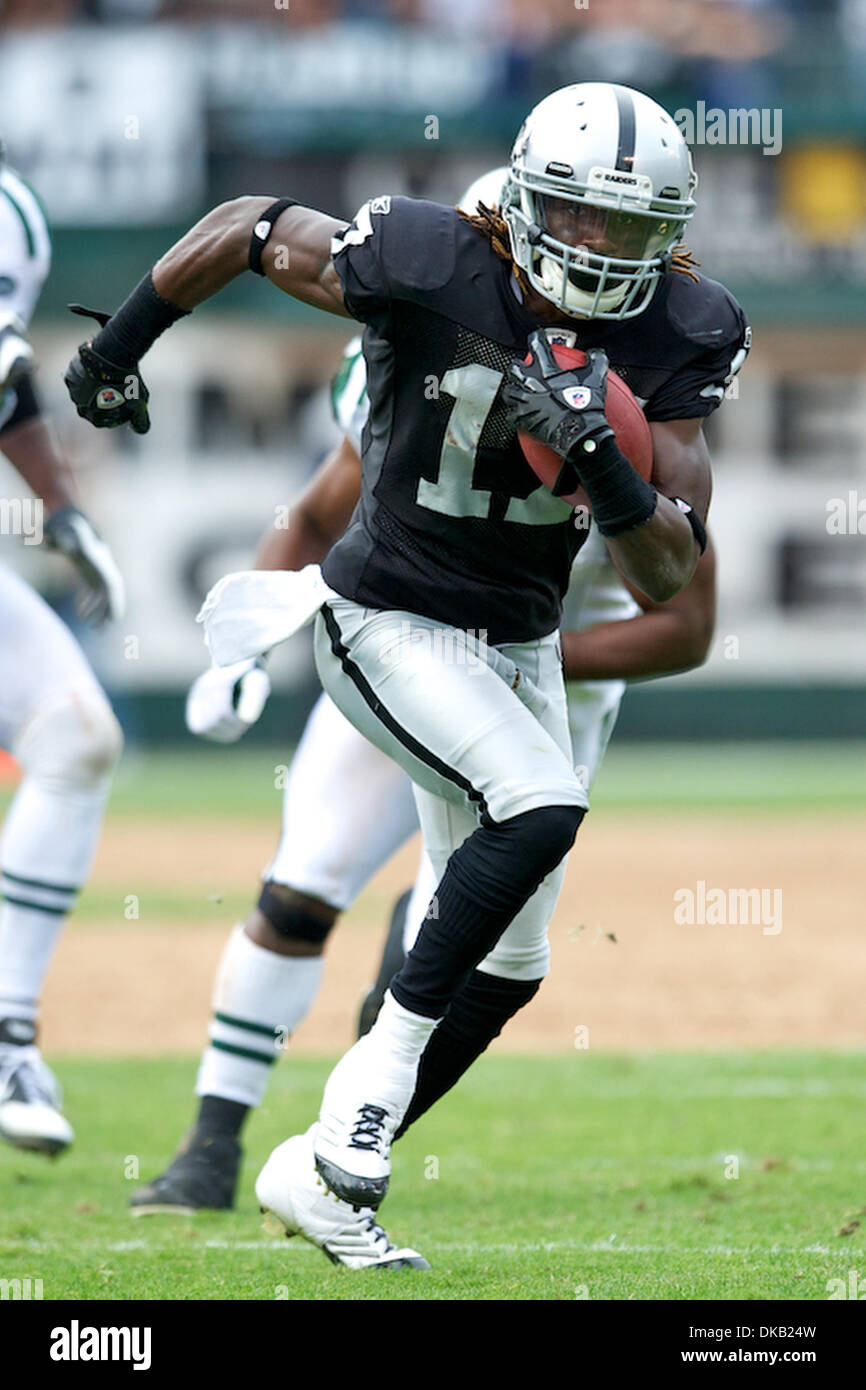 Sept. 25, 2011 - Oakland, California, U.S - Raiders wide receiver Denarius Moore (17) races ...