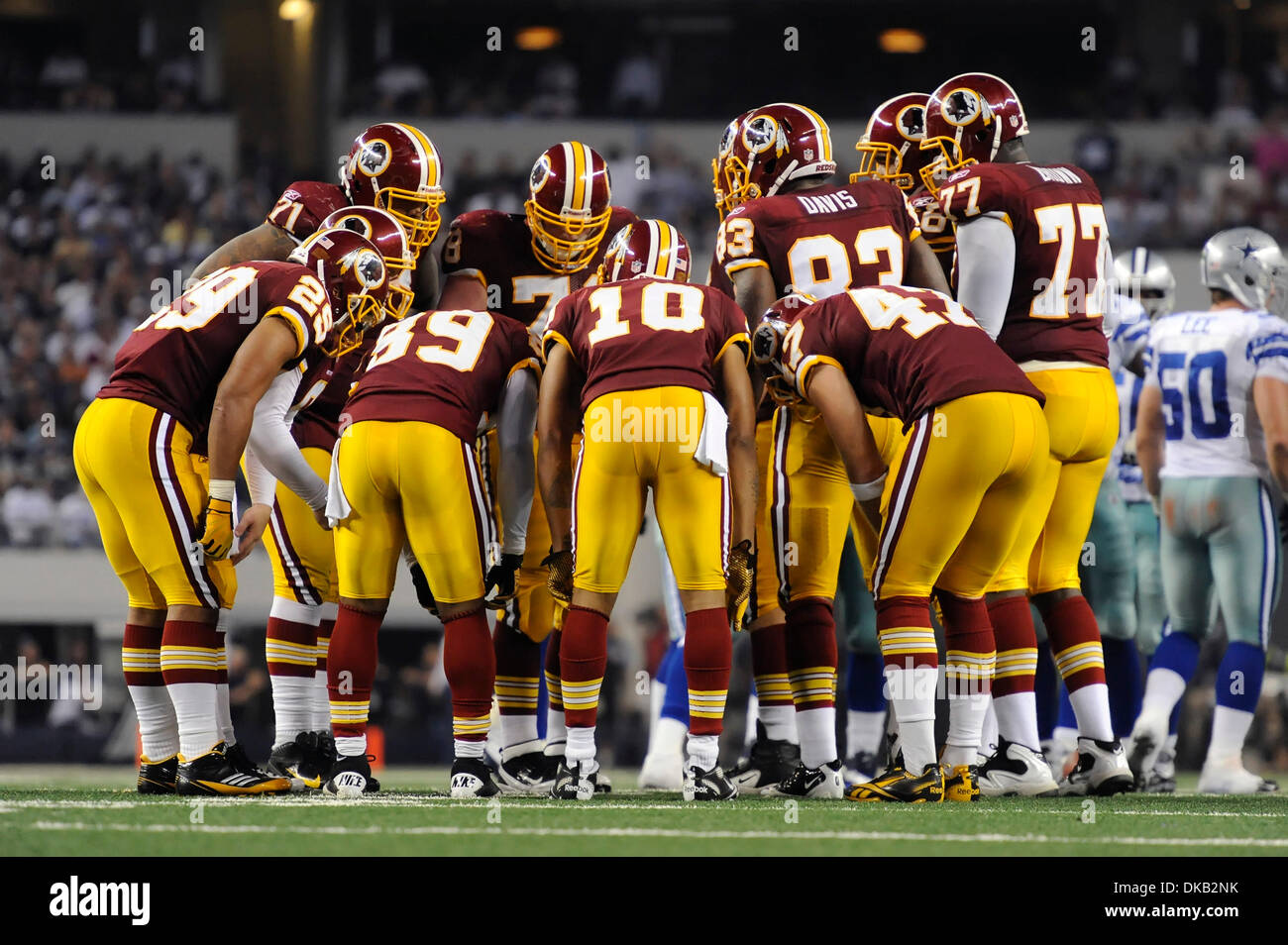 Dallas cowboys huddle hi-res stock photography and images - Alamy