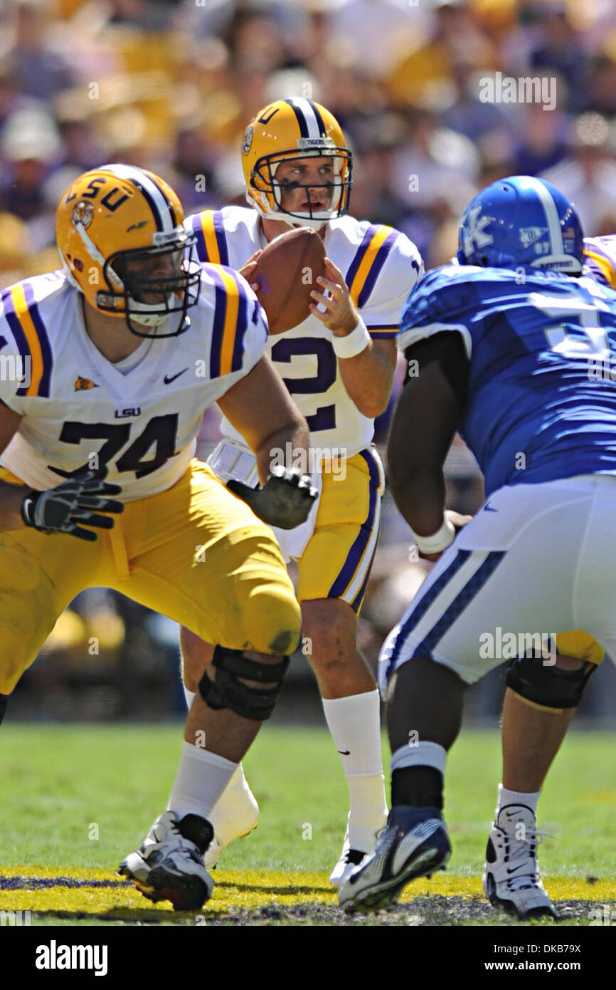 LSU Tigers quarterback Jarrett Lee (12) takes a snap in the Div. 1 NCAA ...