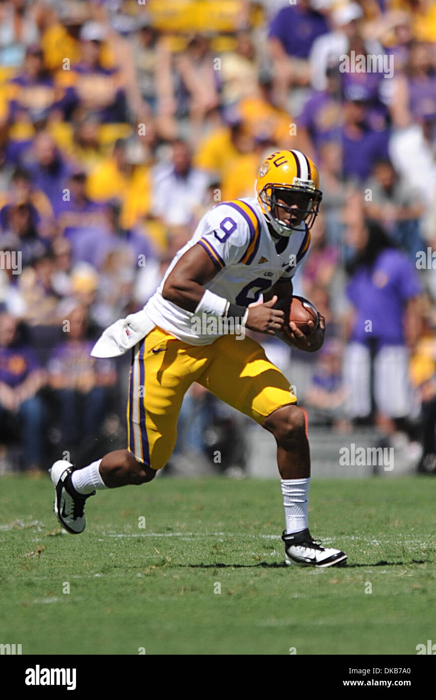LSU Tigers quarterback Jordan Jefferson (9) runs with the ball in the ...