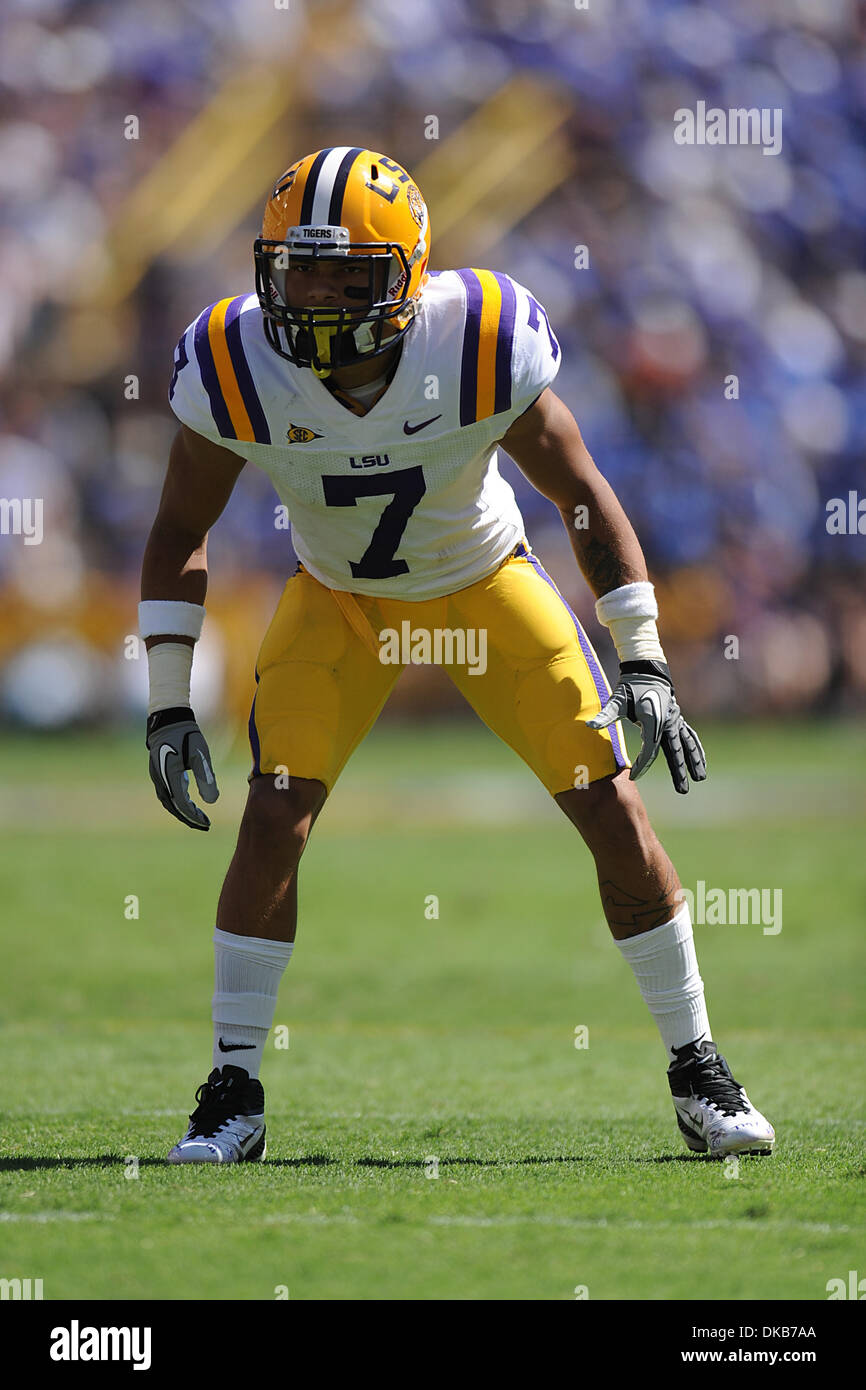 LSU Tigers cornerback Tyrann Mathieu (7) makes a read in the Div. 1 ...