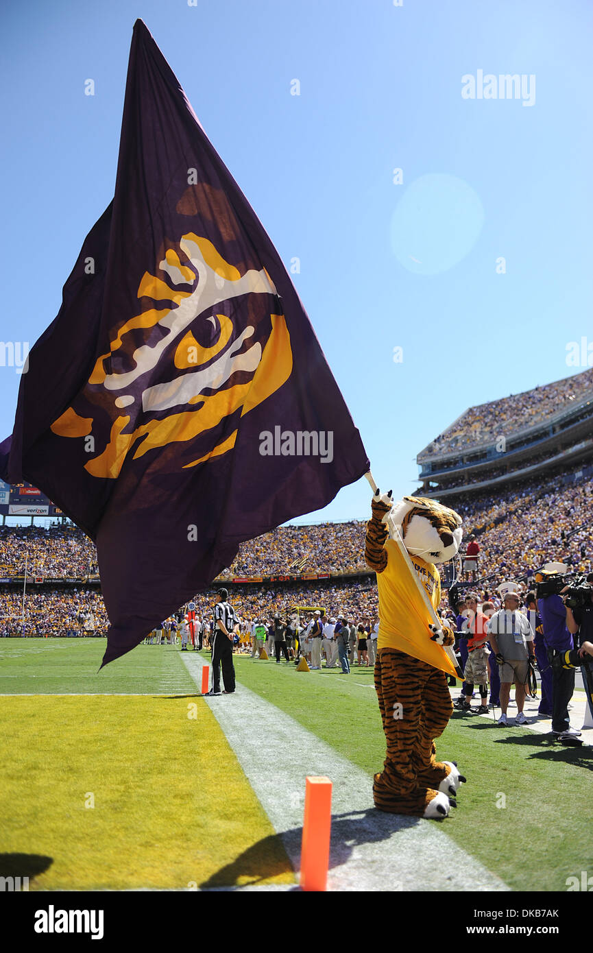 LSU Tigers mascot Mike the Tiger pumps up the crowd during the Div. 1 ...