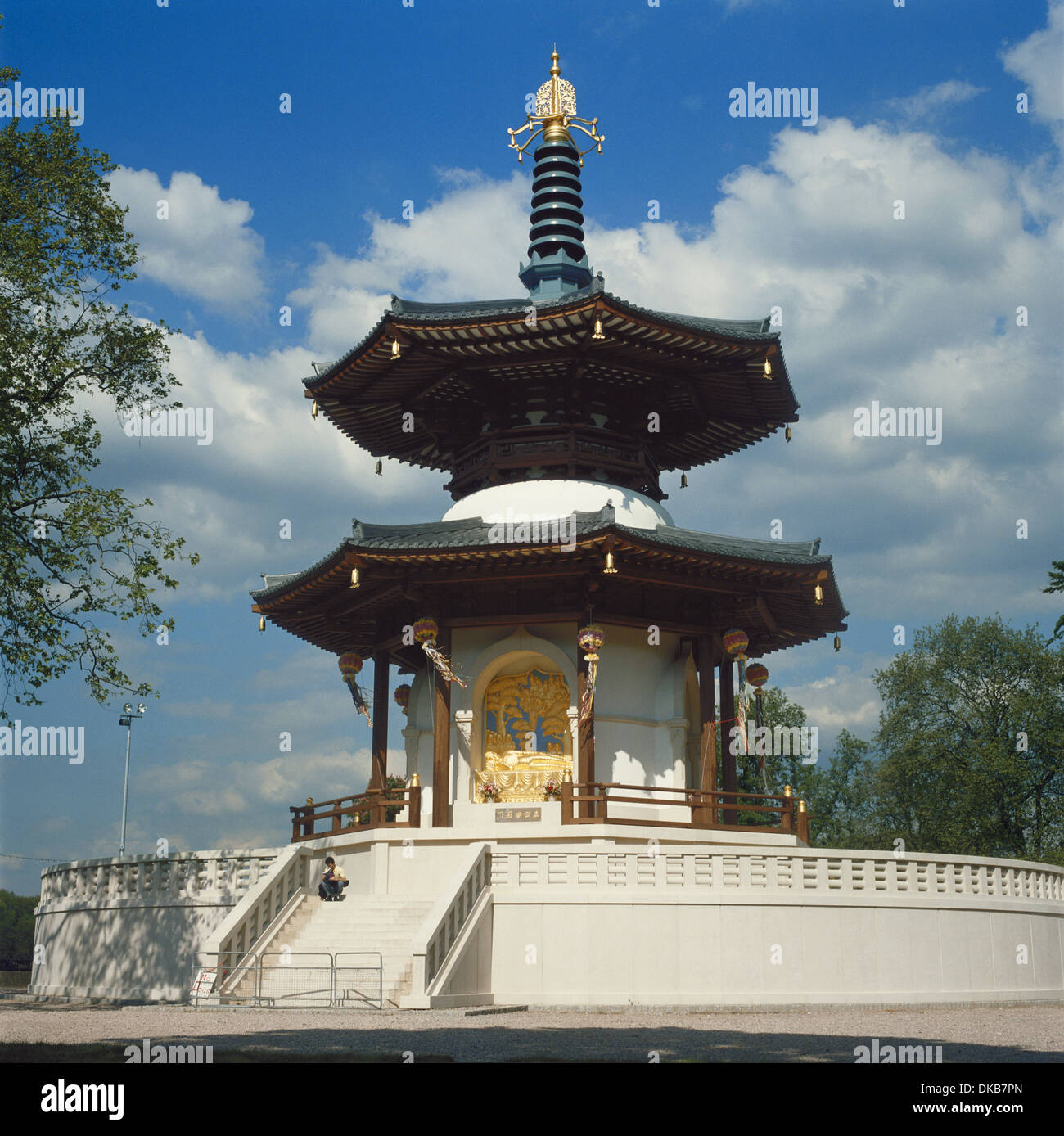 Peace pagoda Battersea Park London England UK Stock Photo - Alamy