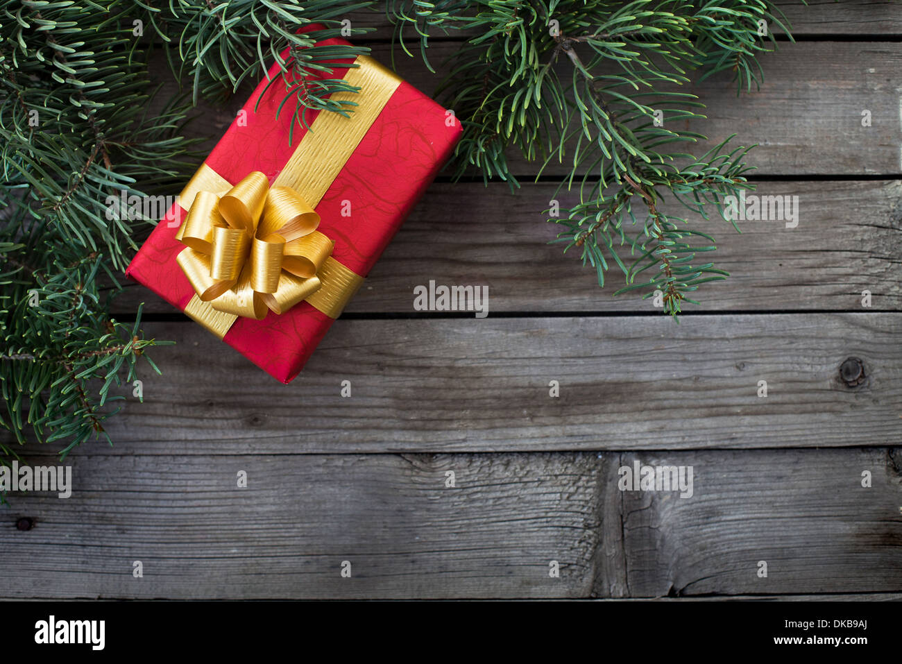 Christmas tree present text hi-res stock photography and images - Alamy