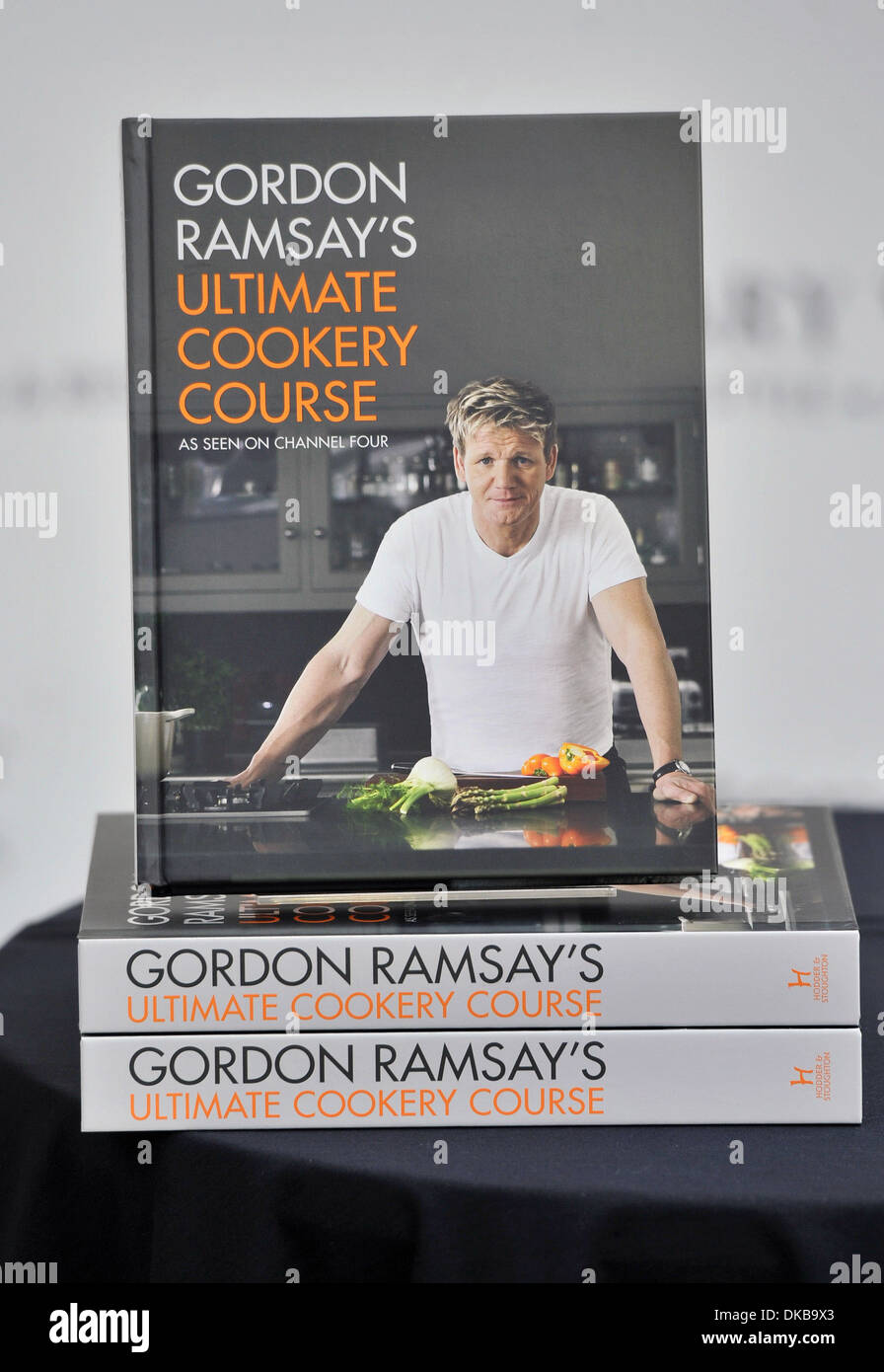 Gordon ramsay book hi-res stock photography and images - Alamy