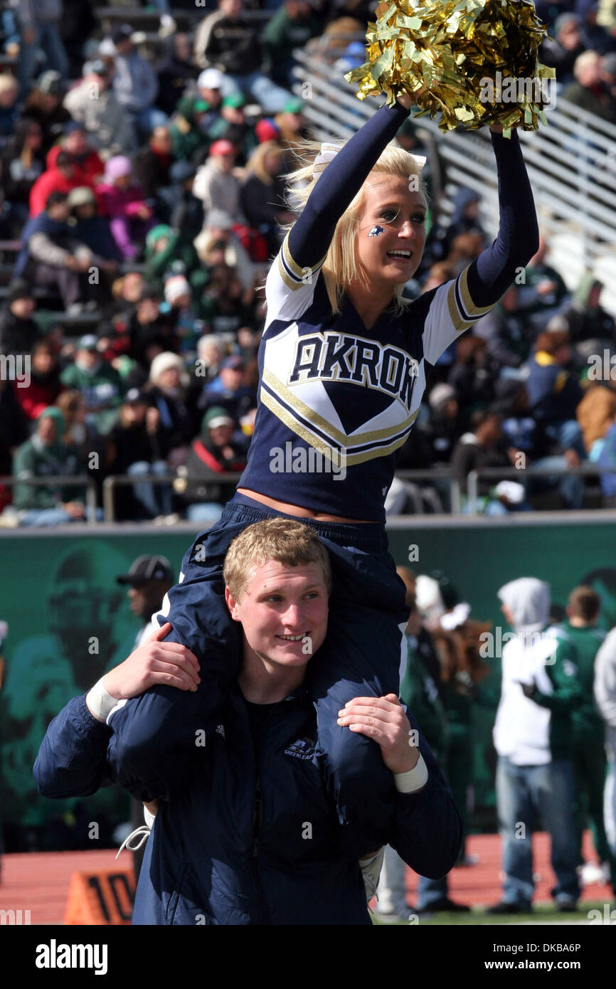 Oct. 1, 2011 - Ypsilanti, Michigan, U.S - A pair of Akron cheerleaders ...