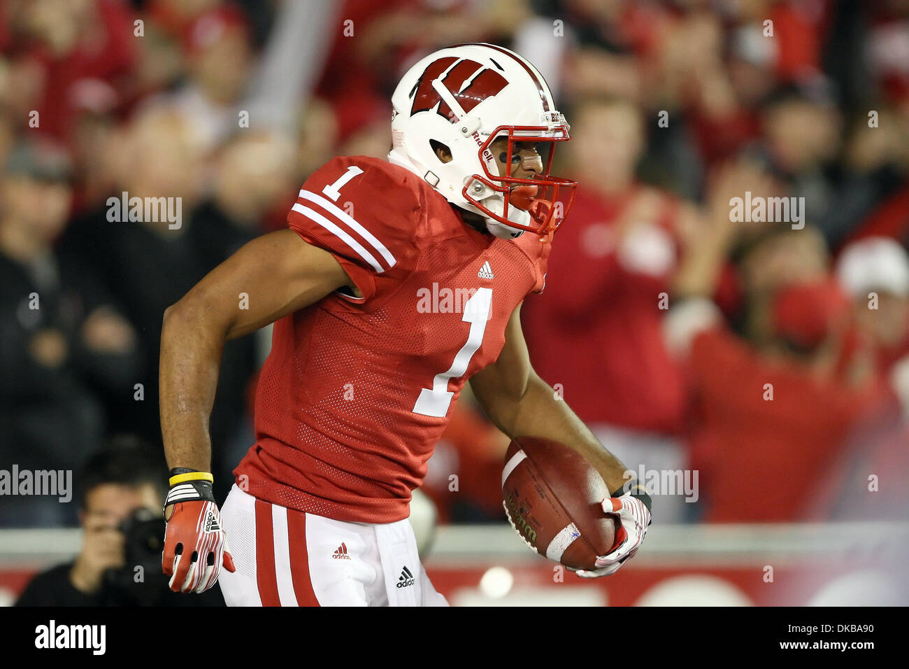 Oct. 1, 2011 - Madison, Wisconsin, U.S - Wisconsin wide receiver Nick ...