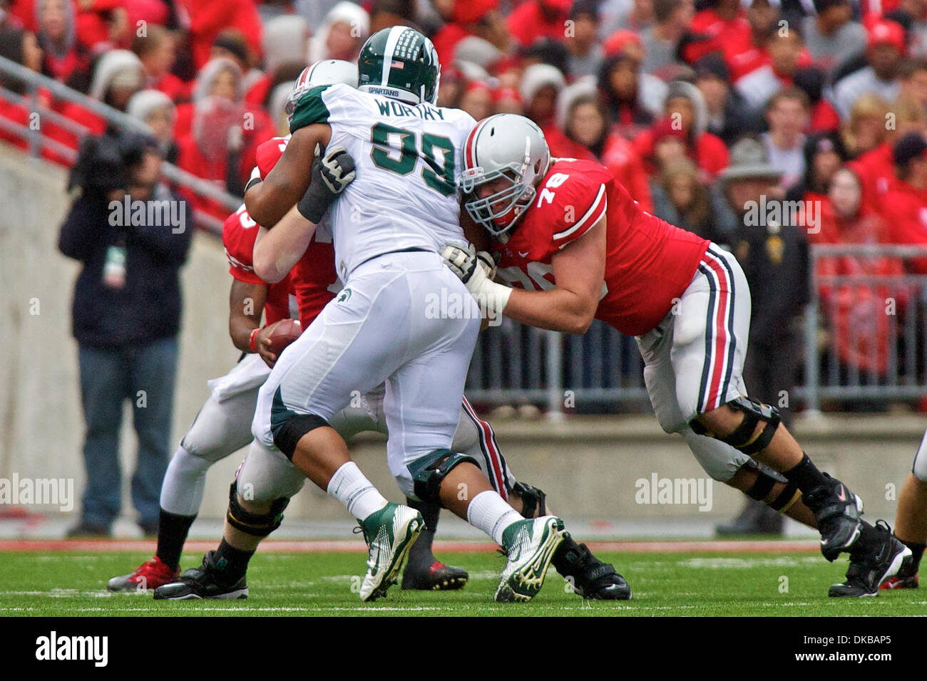 Oct. 1, 2011 - Columbus, Ohio, U.S - Ohio State Buckeyes offensive ...