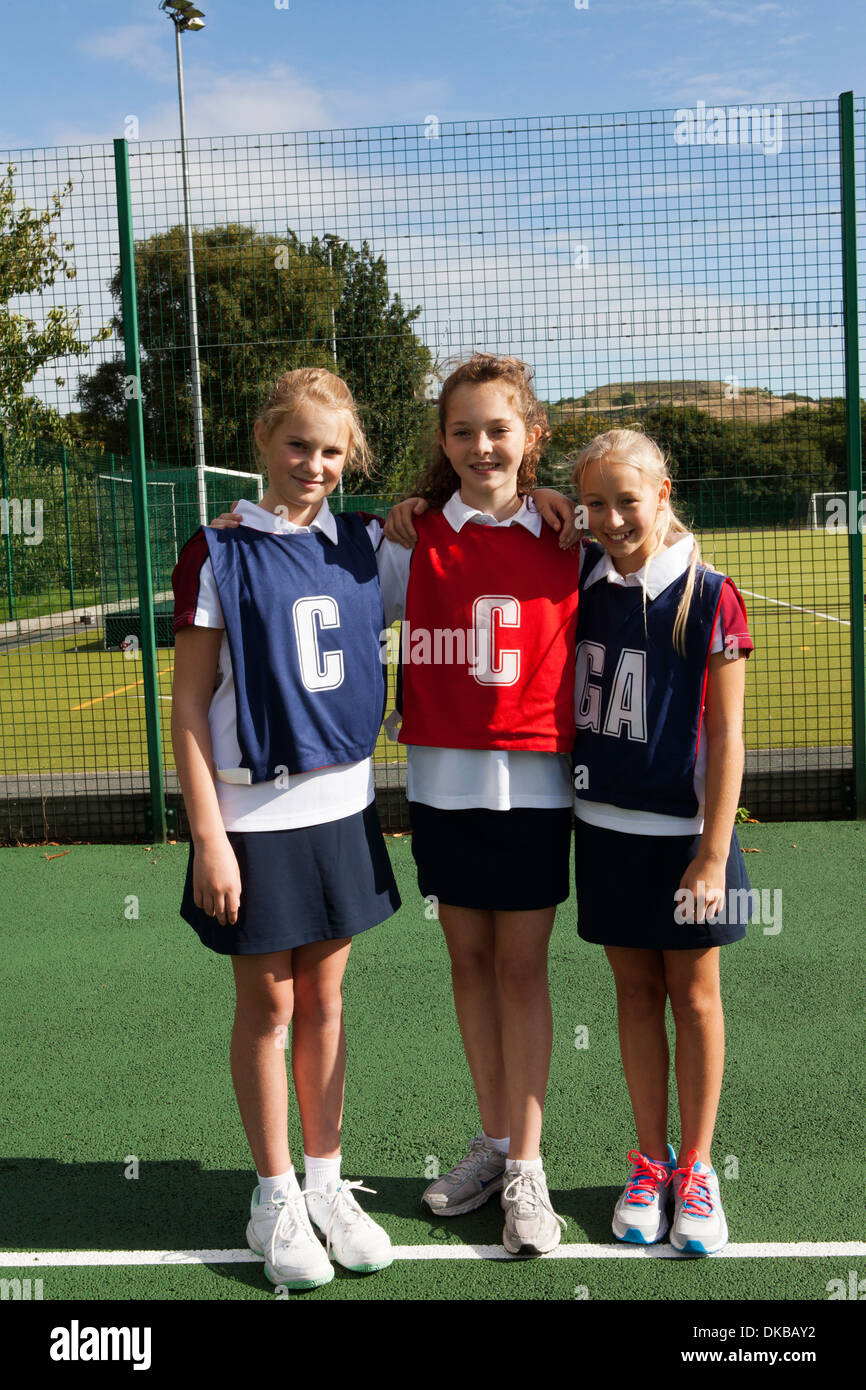 Portrait of schoolgirl netball players Stock Photo - Alamy