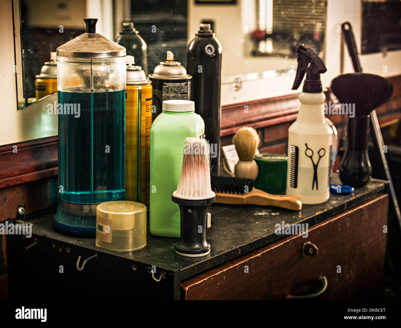 Traditional barber's equipment Stock Photo - Alamy