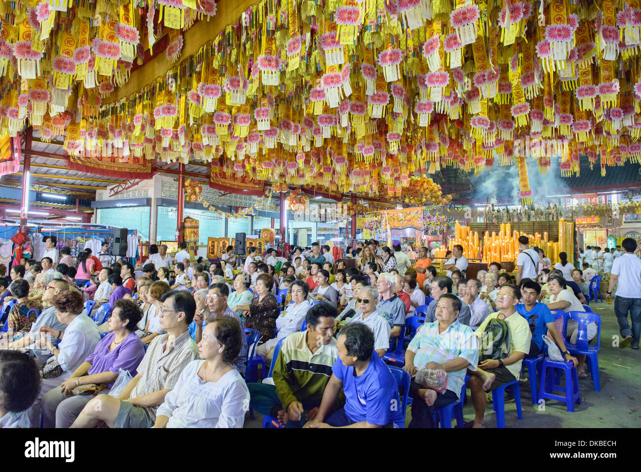 Audience enjoying a performance hi-res stock photography and images - Alamy