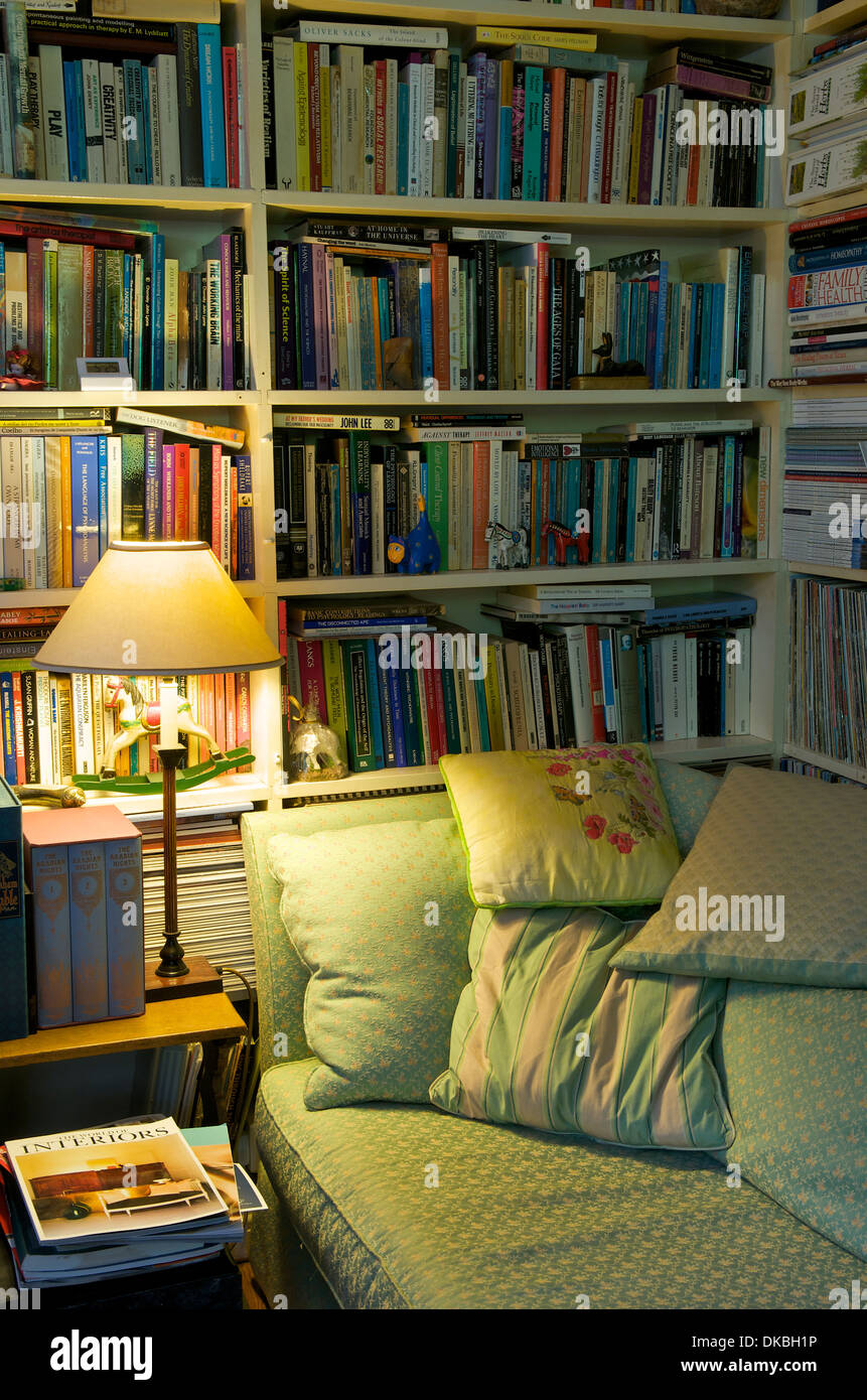 Room library hi-res stock photography and images - Alamy