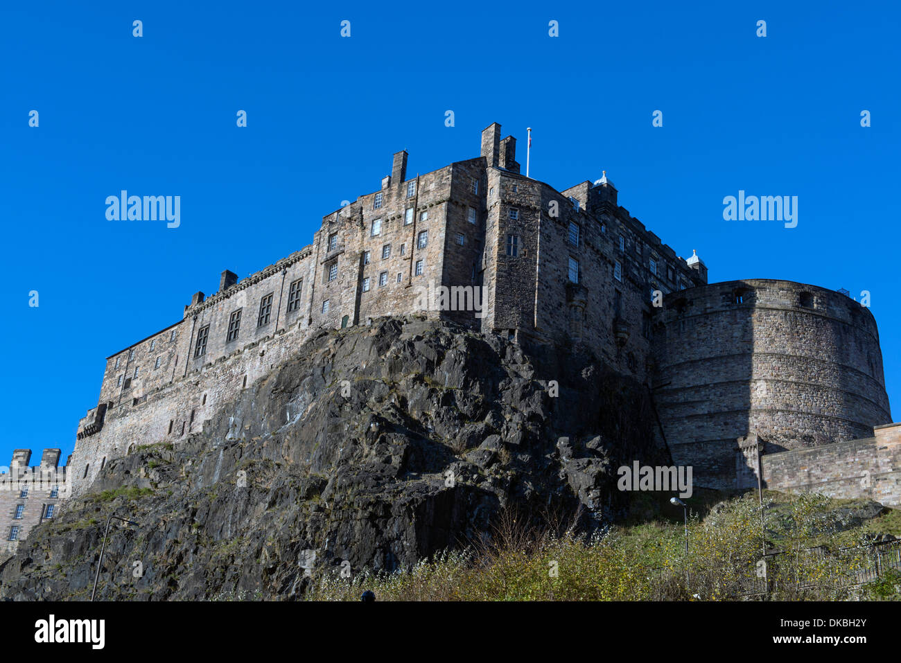 Outside edinburgh castle hi-res stock photography and images - Alamy