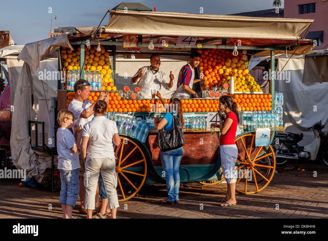 Juice stall juice stalls juice stall hi-res stock photography and ...