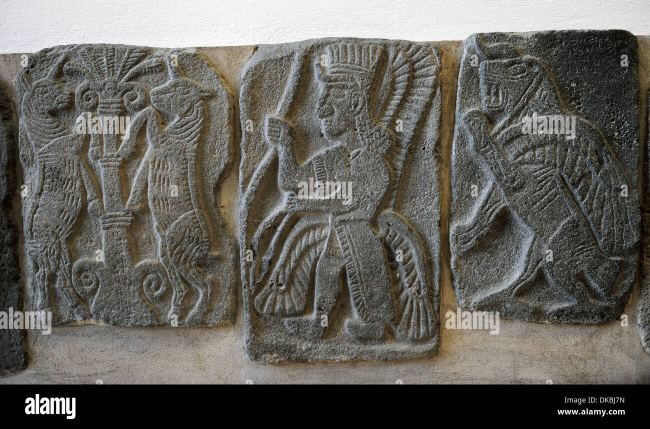 Mesopotamia. Halaf culture. Neolithic. Syria. Colossal statue of a bird ...