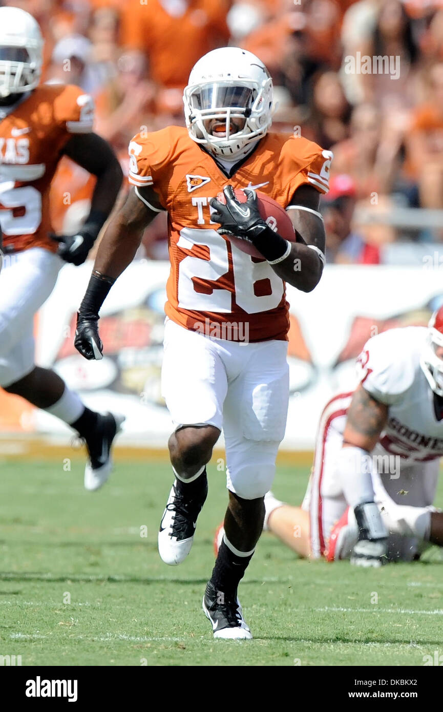 Oct. 8, 2011 - Dallas, Texas, U.S - Texas Longhorns running back D.J ...
