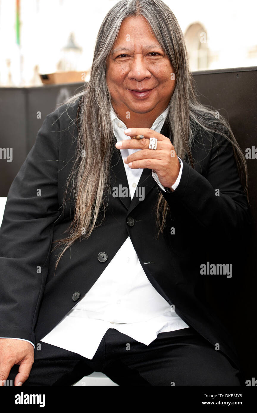 John rocha hi-res stock photography and images - Alamy