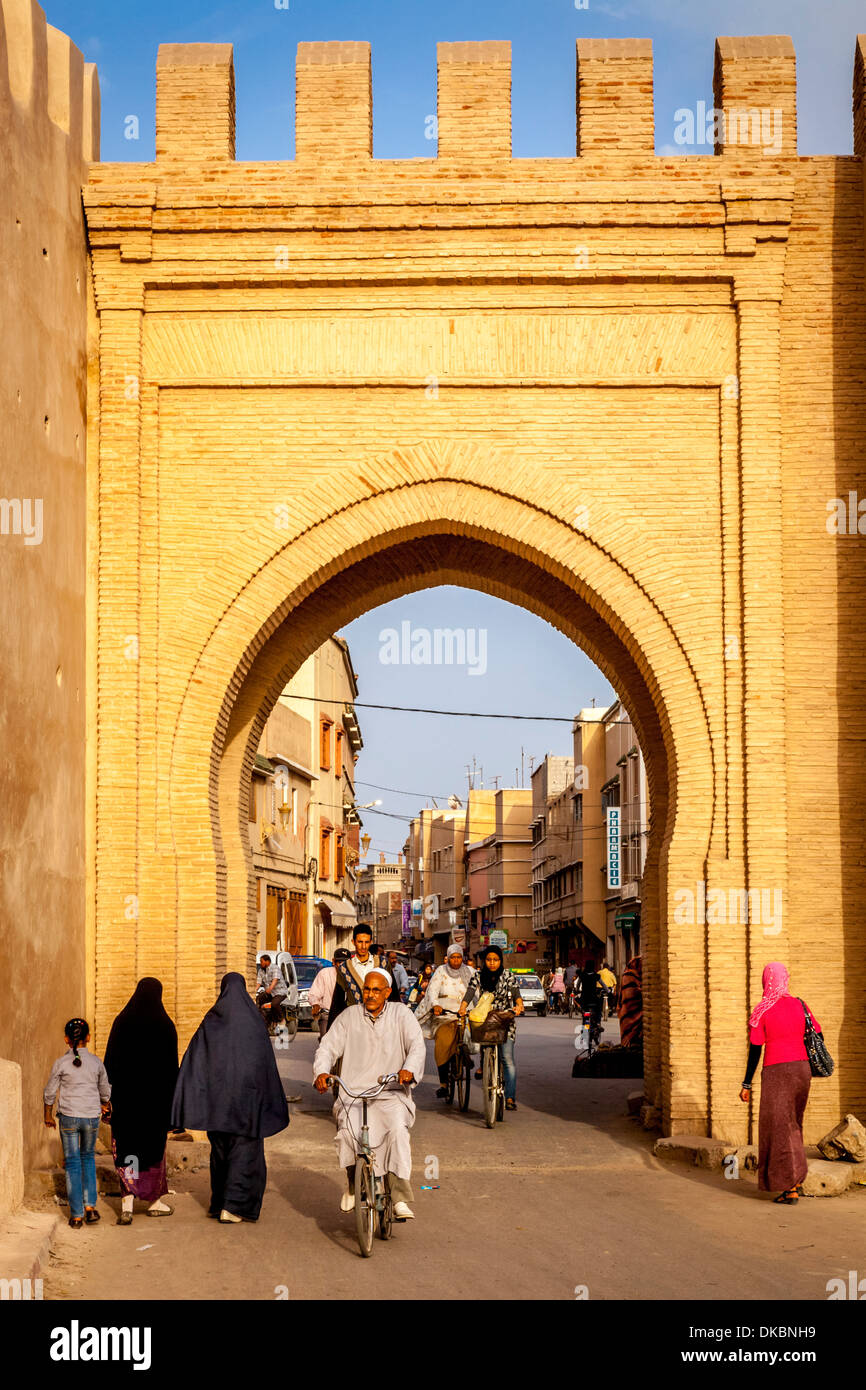 Taroudant medina gate hi-res stock photography and images - Alamy