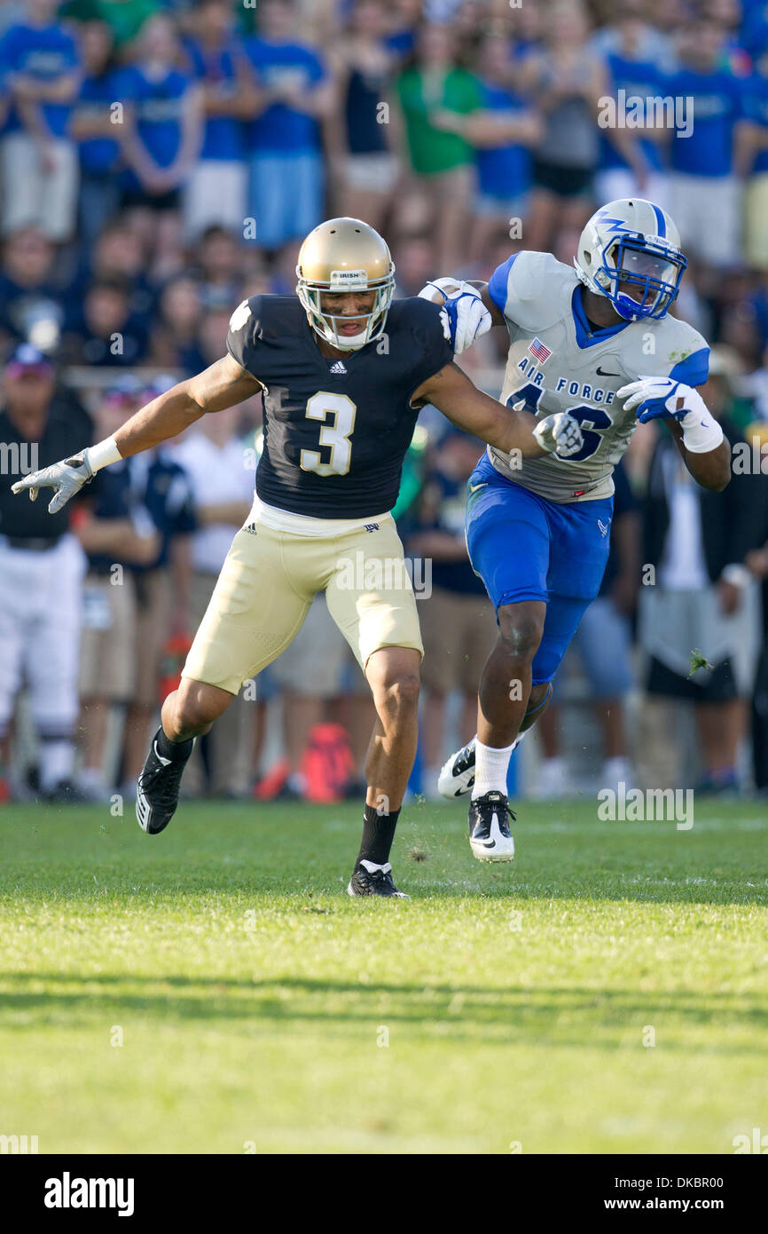 Oct. 8, 2011 - South Bend, Indiana, U.S - Air Force linebacker Jamil ...