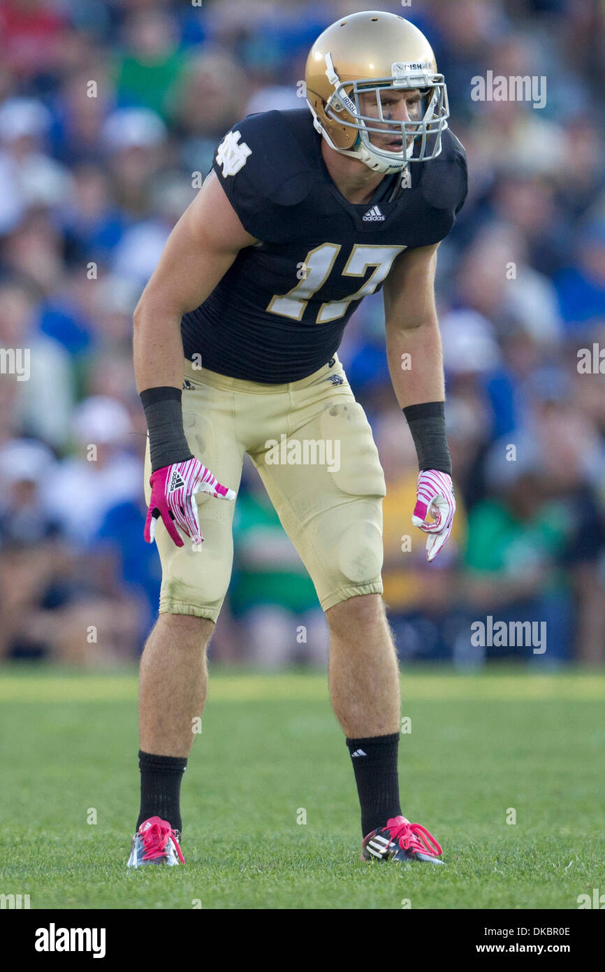 Oct. 8, 2011 - South Bend, Indiana, U.S - Notre Dame safety Zeke Motta ...