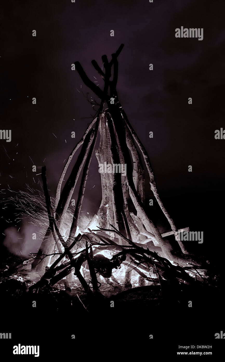 campfire in the night, black and white Stock Photo - Alamy