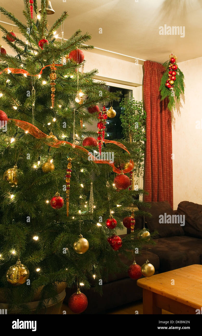 Lighted tree in window hi-res stock photography and images - Alamy