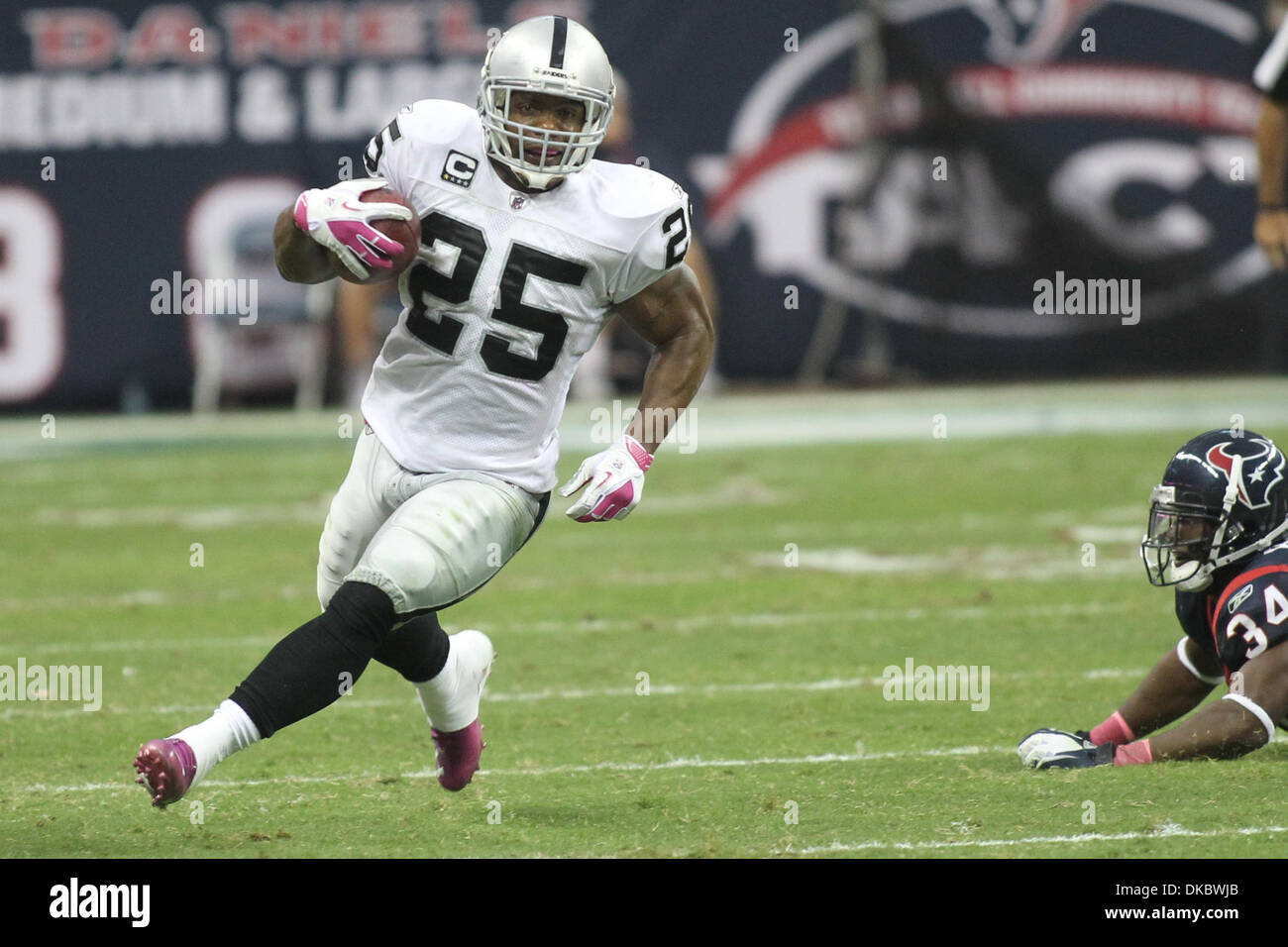 Oct. 9, 2011 - Houston, Texas, U.S - Oakland Raiders running back Rock ...