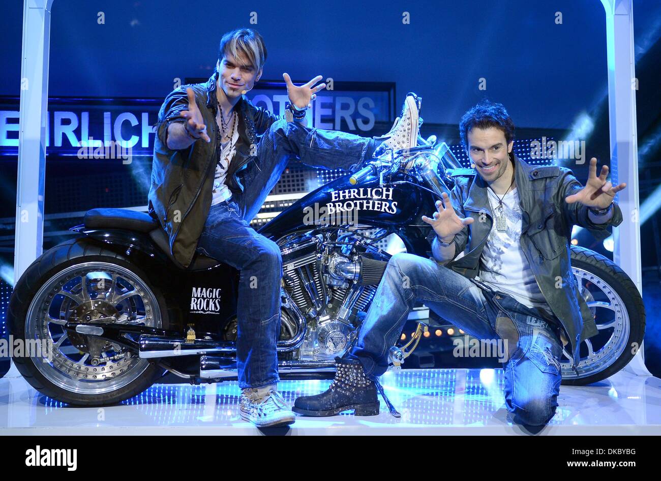 Berlin, Germany. 04th Dec, 2013. The magicians Chris (L) and Andreas ...