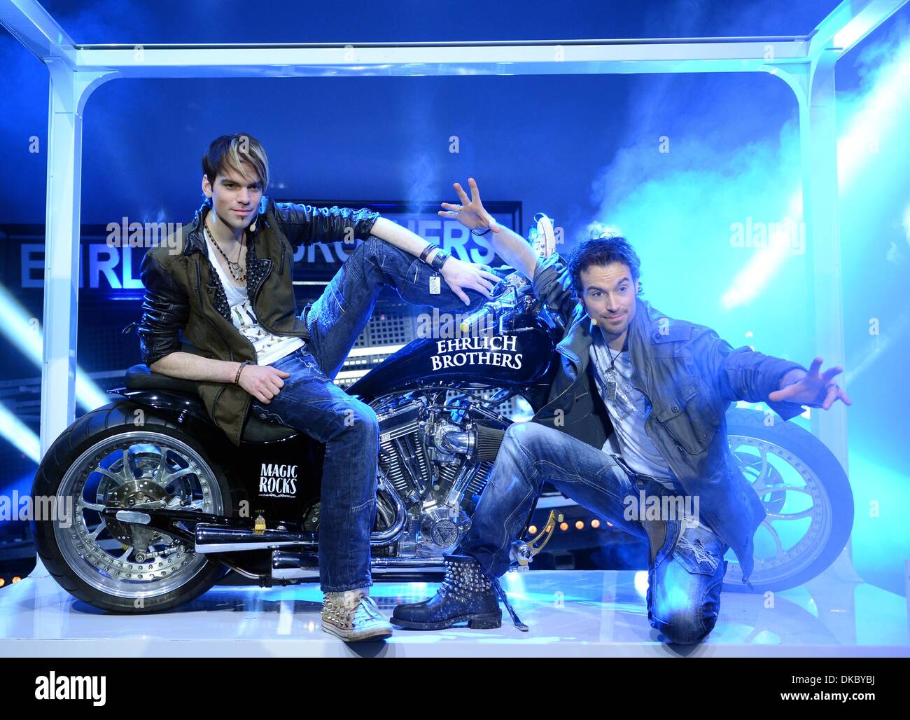Berlin, Germany. 04th Dec, 2013. The magicians Chris (L) and Andreas ...