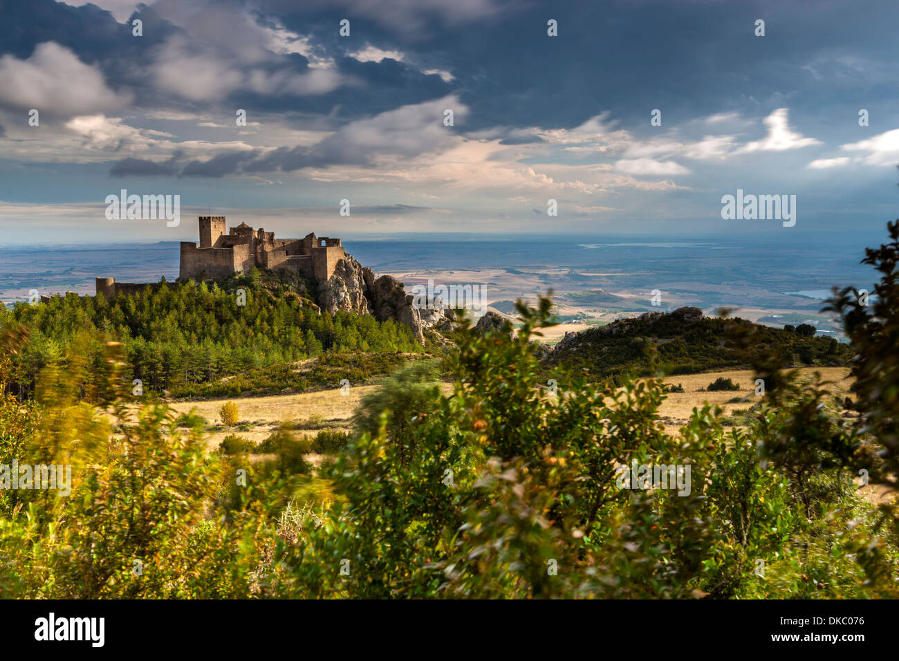 Loarre castle hi-res stock photography and images - Alamy