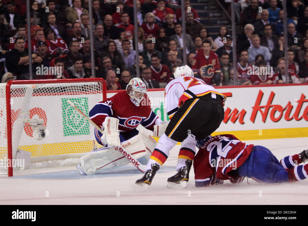 Canada quebec montreal montreal canadiens calgary flames hi-res stock ...