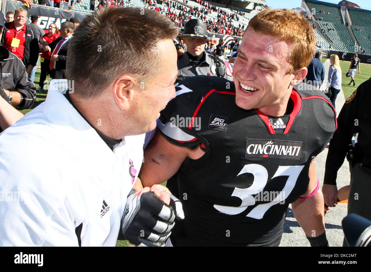 Cincinnati bearcats head coach hi-res stock photography and images - Alamy