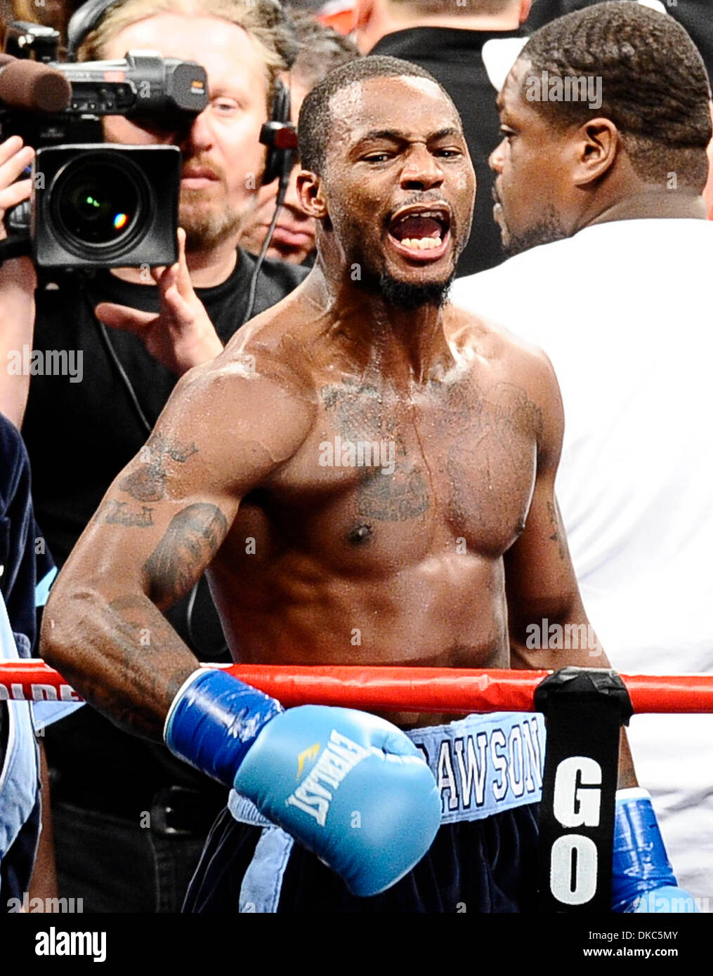 Oct 15,2011. Los Angeles, California, USA. Chad Dawson yells back at ...