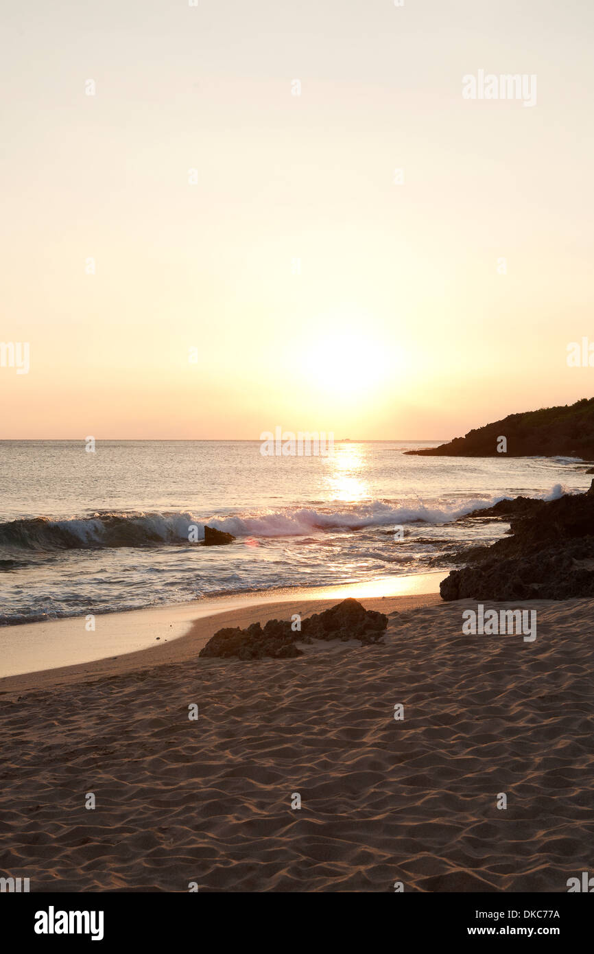 Sunset at Kending beach, in Southern Taiwan Stock Photo - Alamy