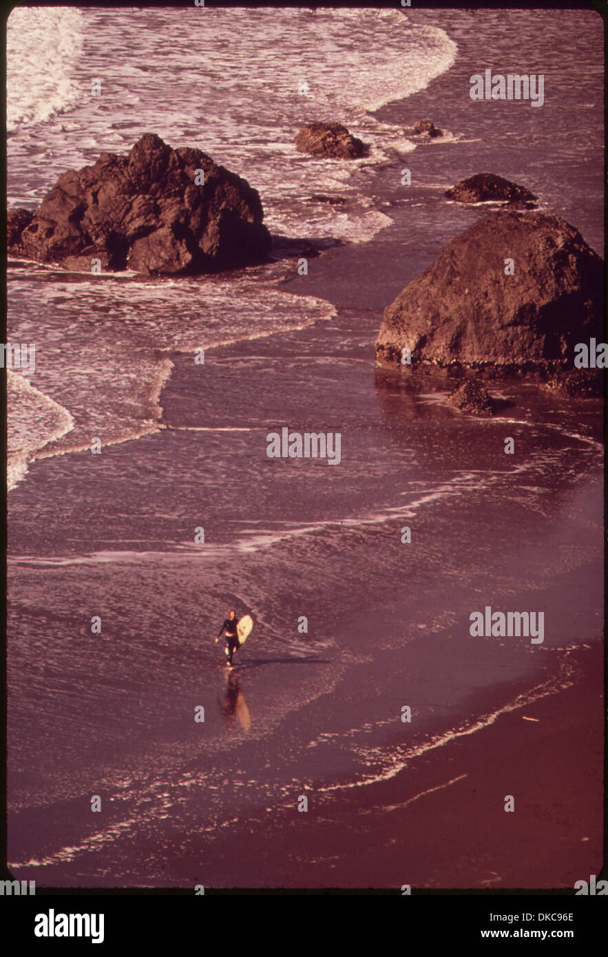 FROGMAN EMERGES FROM SURF 543073 Stock Photo - Alamy