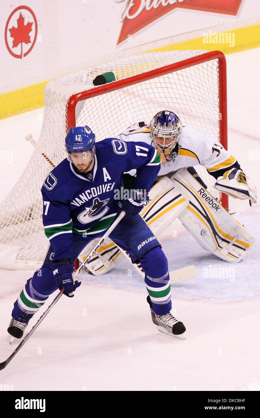 Oct. 20, 2011 - Vancouver, British Columbia, Canada - Canucks #17 Ryan ...
