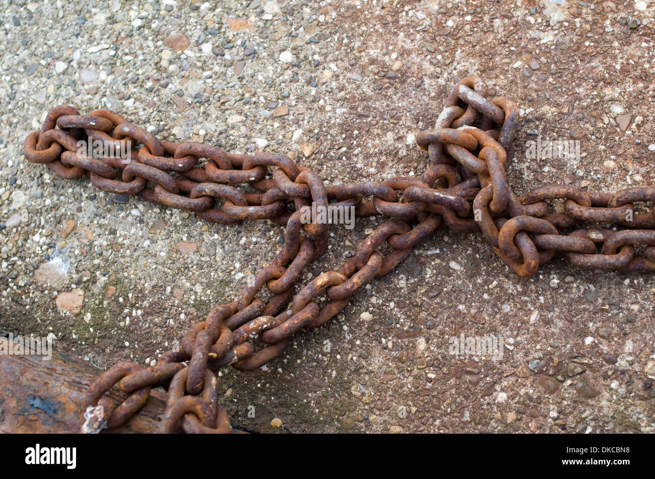 A rusty chain Stock Photo - Alamy