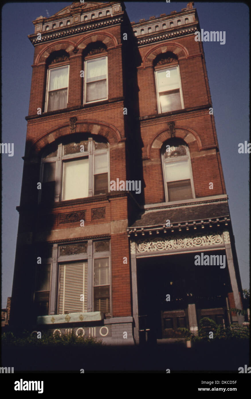 A house in the inner city of Chicago, Illinois, depicting the ...