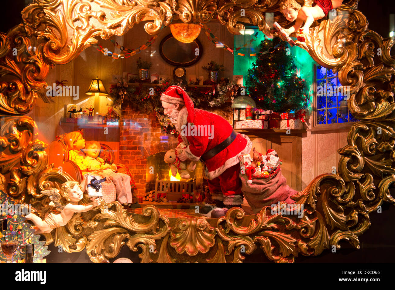 Shop windows at Fortnum and Mason Christmas decorations Stock Photo - Alamy