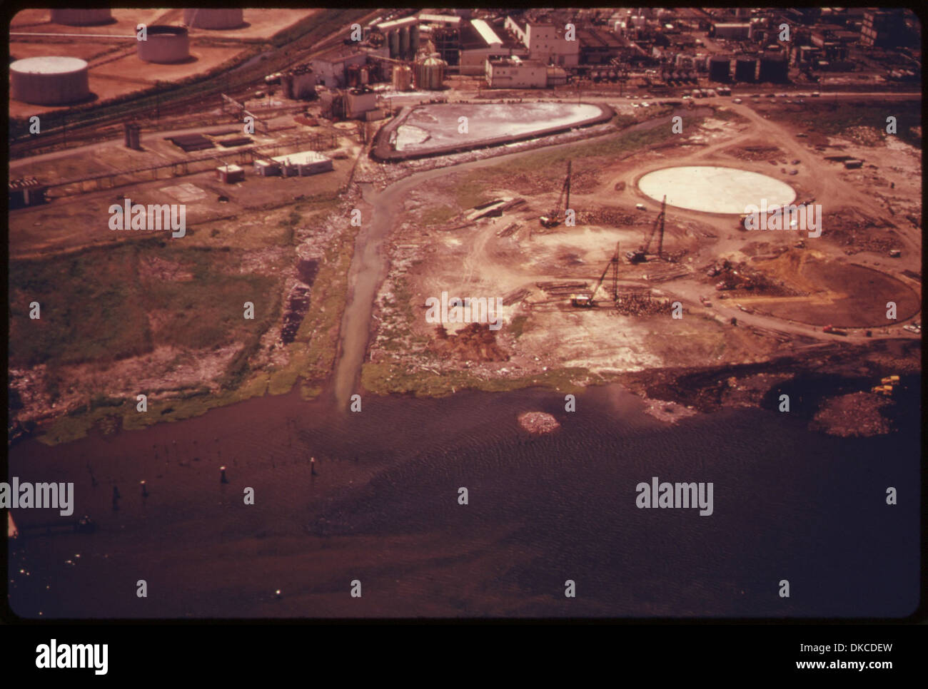 Industrial waste from E.I. DuPont Co. in Linden, New Jersey, is being ...