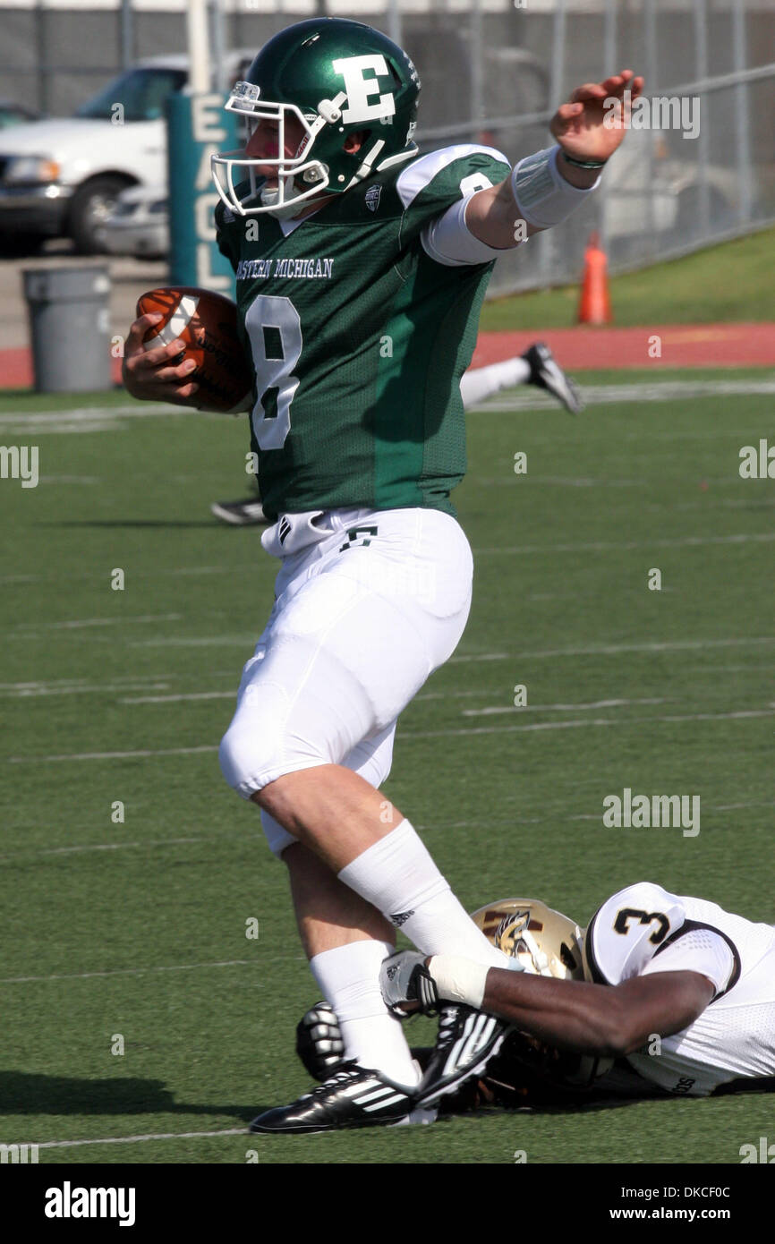 Oct. 22, 2011 - Ypsilanti, Michigan, U.S - Eastern Michigan quarterback ...