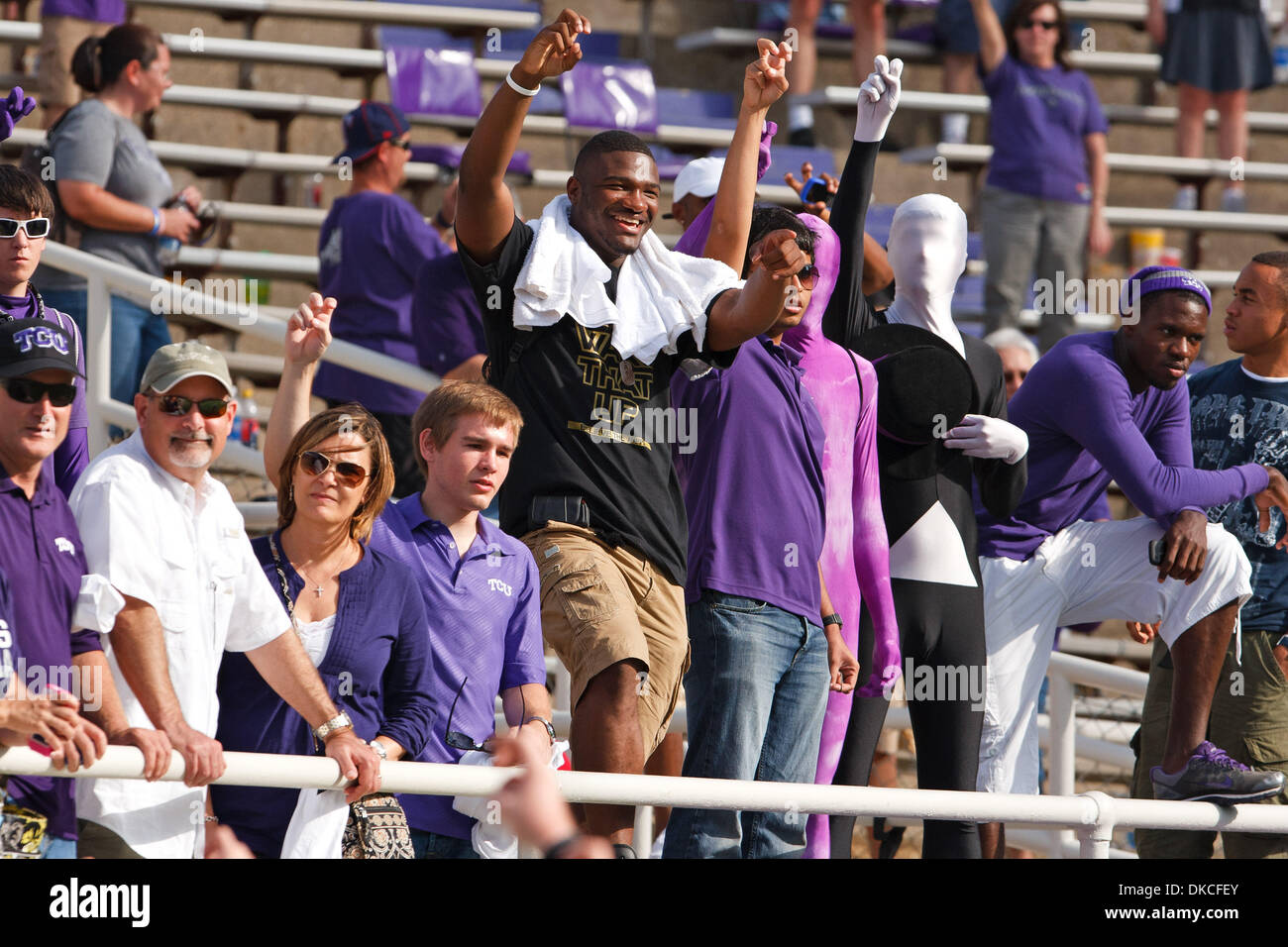 Oct. 22, 2011 - Fort Worth, Texas, US - TCU Horned Frog fans cheer ...