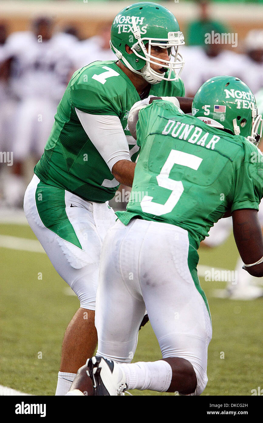North texas mean green football hi-res stock photography and images - Alamy